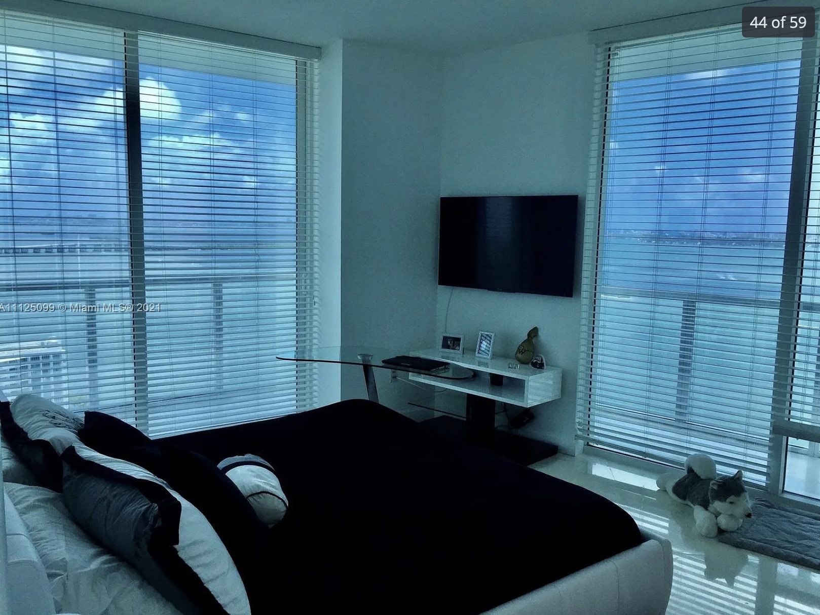 Declutr | Transform Real Estate Photos